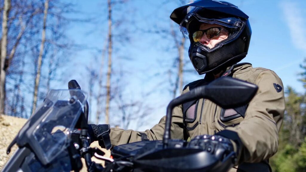 Motorcycle Apparel for All Seasons: Gear Up for Any Weather